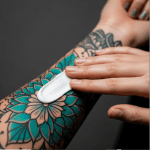 Cómo Curar un Tatuaje Nuevo: Guía Paso a Paso | Lienzo de Piel
